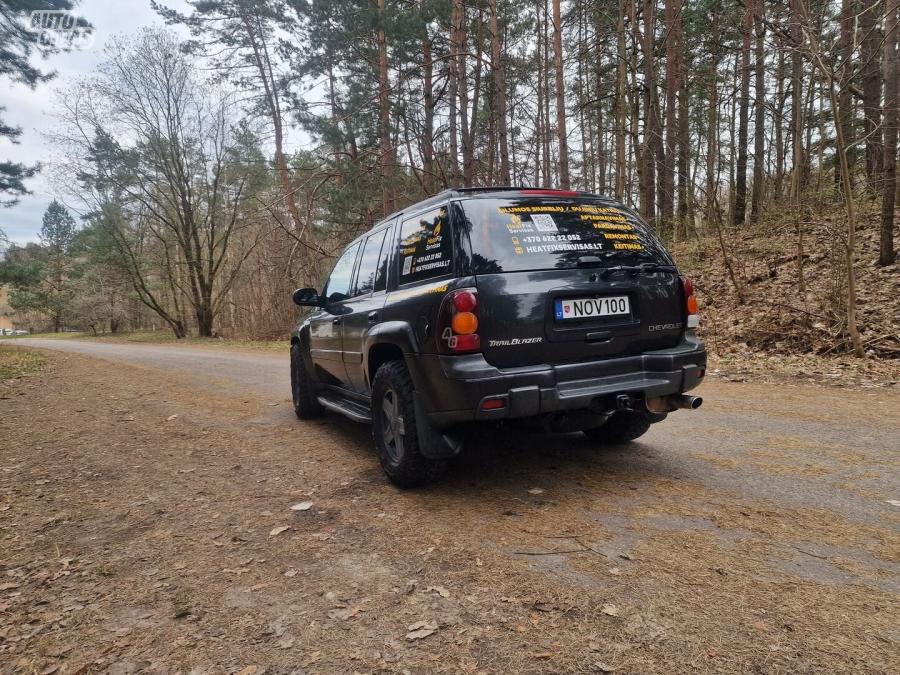 Melns Chevrolet TrailBlazer 2003 Viļņa, ar dzinēja tilpumu 4.20 L un nobraukumu 350 tūkst. km par 3500 €, foto 9 vietnē AUTOMOTO.COM.LV