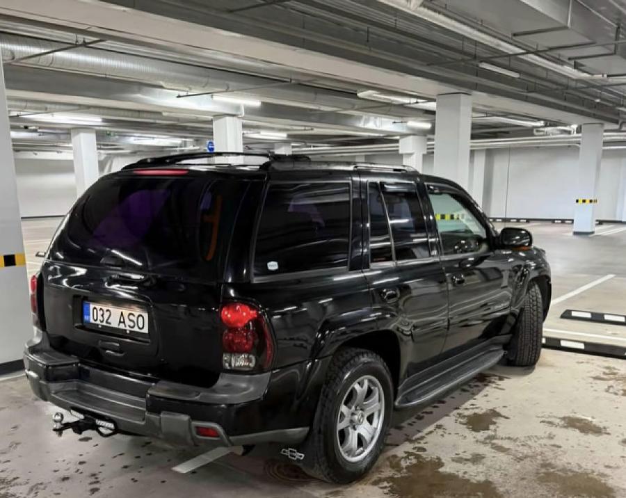Melns Chevrolet TrailBlazer 2003 Tallina, ar dzinēja tilpumu 4.20 L un nobraukumu 276 tūkst. km par 3800 €, foto 4 vietnē AUTOMOTO.COM.LV