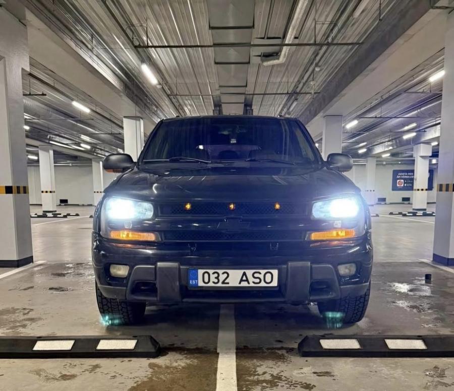 Melns Chevrolet TrailBlazer 2003 Tallina, ar dzinēja tilpumu 4.20 L un nobraukumu 276 tūkst. km par 3800 €, foto 10 vietnē AUTOMOTO.COM.LV