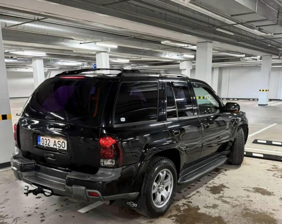 Melns Chevrolet TrailBlazer 2003 Tallina, ar dzinēja tilpumu 4.20 L un nobraukumu 276 tūkst. km par 3800 €, foto 11 vietnē AUTOMOTO.COM.LV