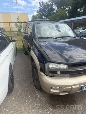 Black Chevrolet TrailBlazer 2004 in Jelgava, with an engine capacity of 4.20 L and mileage of 325 thousand km for 1250 €, photo  on AUTOMOTO.COM.LV