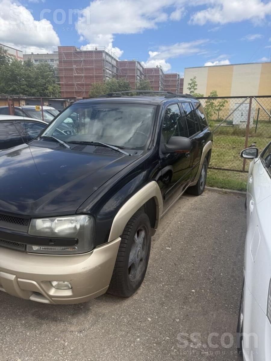 Melns Chevrolet TrailBlazer 2004 Jelgava, ar dzinēja tilpumu 4.20 L un nobraukumu 325 tūkst. km par 1250 €, foto 3 vietnē AUTOMOTO.COM.LV