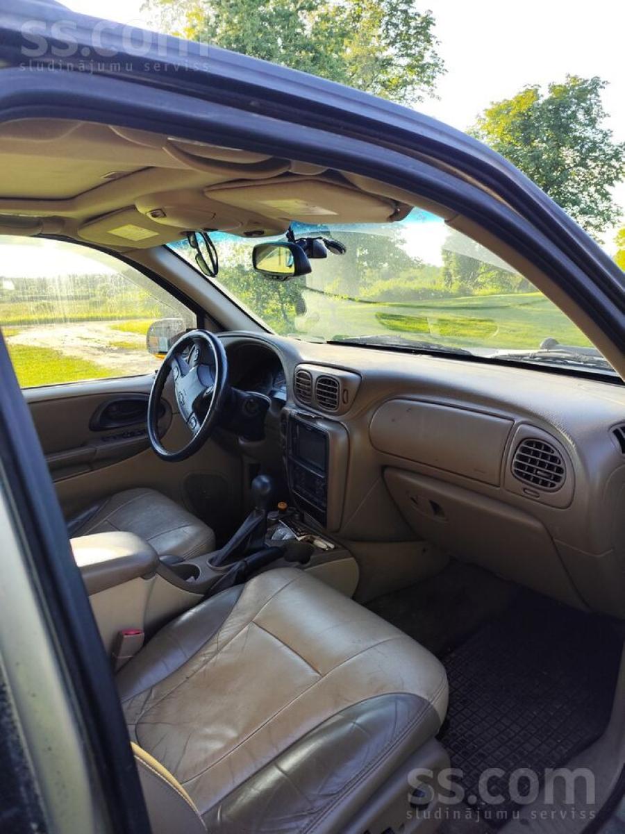 Black Chevrolet TrailBlazer 2005 in Limbazi, with an engine capacity of 4.20 L and mileage of 335 thousand km for 1700 €, photo 2 on AUTOMOTO.COM.LV