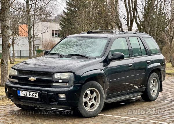 Black Chevrolet TrailBlazer 2007 in Tallinn, with an engine capacity of 4.20 L and mileage of 376 thousand km for 2490 €, photo 1 on AUTOMOTO.COM.LV