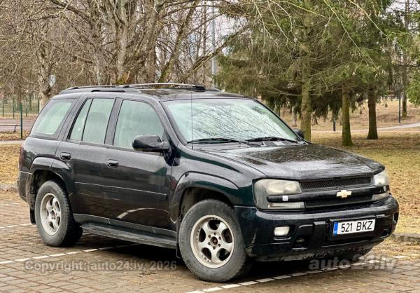 Black Chevrolet TrailBlazer 2007 in Tallinn, with an engine capacity of 4.20 L and mileage of 376 thousand km for 2490 €, photo 2 on AUTOMOTO.COM.LV