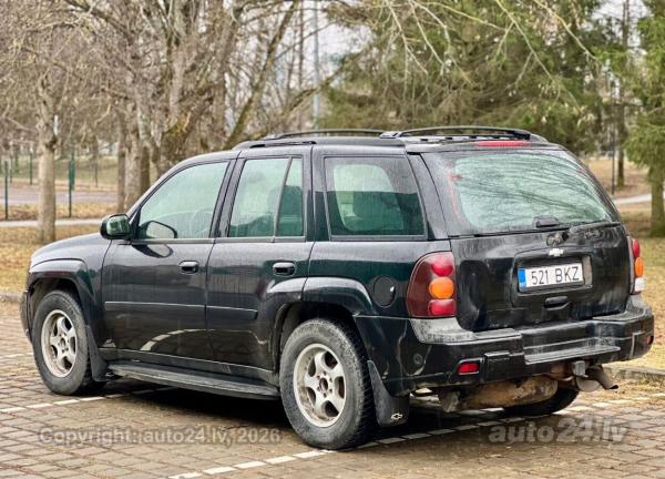 Black Chevrolet TrailBlazer 2007 in Tallinn, with an engine capacity of 4.20 L and mileage of 376 thousand km for 2490 €, photo 5 on AUTOMOTO.COM.LV