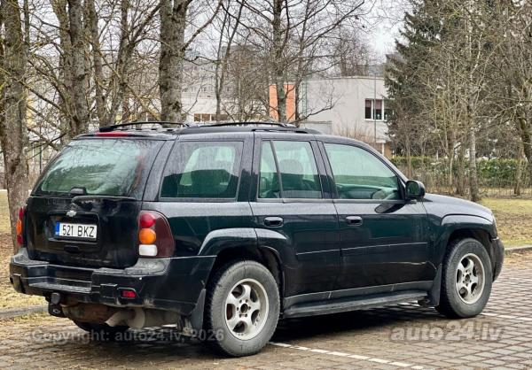 Black Chevrolet TrailBlazer 2007 in Tallinn, with an engine capacity of 4.20 L and mileage of 376 thousand km for 2490 €, photo 6 on AUTOMOTO.COM.LV