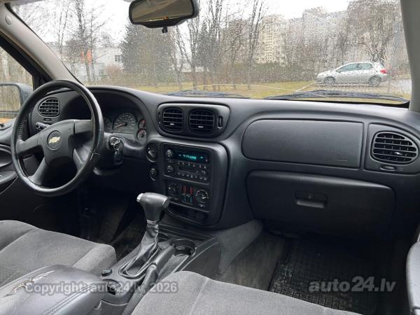 Black Chevrolet TrailBlazer 2007 in Tallinn, with an engine capacity of 4.20 L and mileage of 376 thousand km for 2490 €, photo 7 on AUTOMOTO.COM.LV