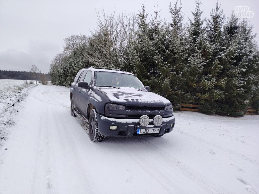 Black Chevrolet TrailBlazer 2010 in Utena, with an engine capacity of 4.20 L and mileage of 290 thousand km for 4500 €, photo 5 on AUTOMOTO.COM.LV