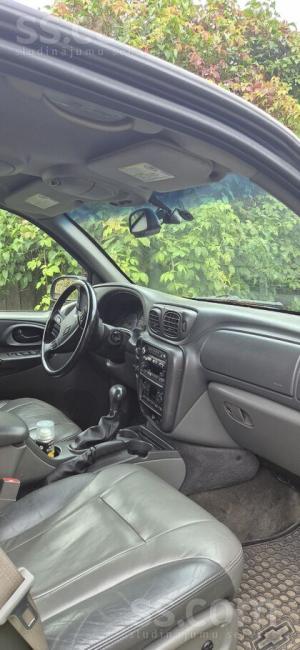 Zils Chevrolet TrailBlazer 2002 Ventspils, ar dzinēja tilpumu 4.20 L un nobraukumu 0 tūkst. km par 1200 €, foto 4 vietnē AUTOMOTO.COM.LV