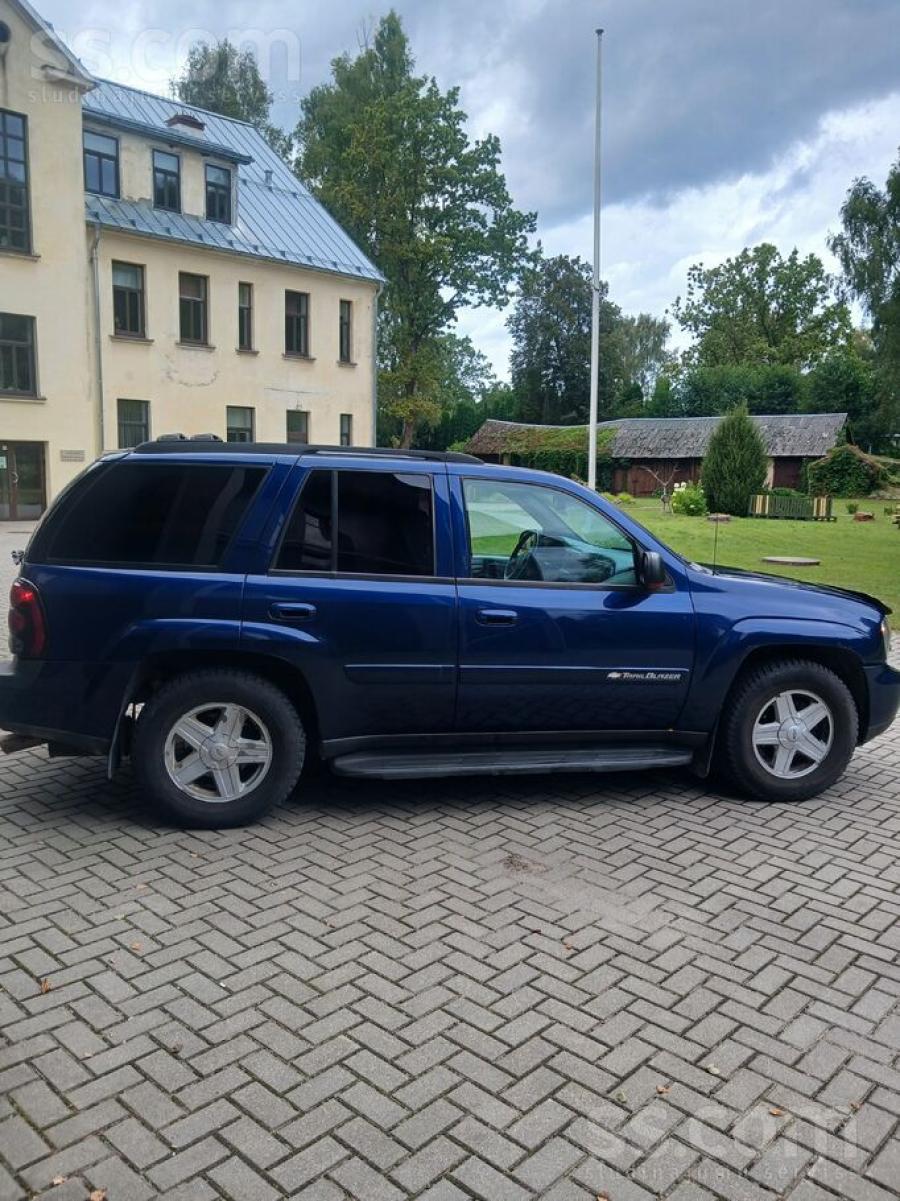 Zils Chevrolet TrailBlazer 2002 Talsi, ar dzinēja tilpumu 4.20 L un nobraukumu 337 tūkst. km par 2900 €, foto 5 vietnē AUTOMOTO.COM.LV