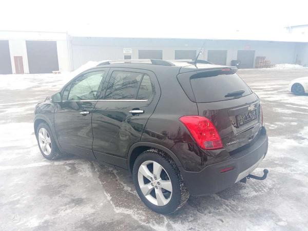 Black Chevrolet Trax 2013 in Alytus, with an engine capacity of 1.70 L and mileage of 237 thousand km for 5800 €, photo 2 on AUTOMOTO.COM.LV
