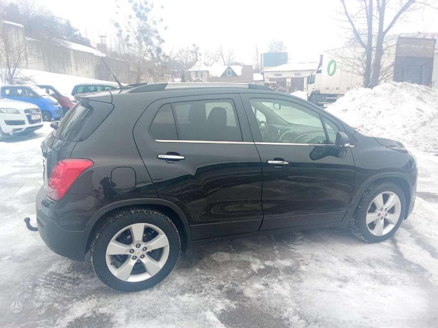 Melns Chevrolet Trax 2013 Alīta, ar dzinēja tilpumu 1.70 L un nobraukumu 237 tūkst. km par 5800 €, foto 3 vietnē AUTOMOTO.COM.LV