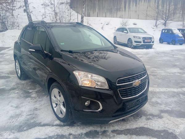 Black Chevrolet Trax 2013 in Alytus, with an engine capacity of 1.70 L and mileage of 237 thousand km for 5800 €, photo 4 on AUTOMOTO.COM.LV