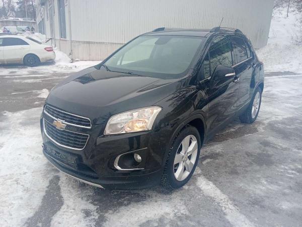 Black Chevrolet Trax 2013 in Alytus, with an engine capacity of 1.70 L and mileage of 237 thousand km for 5800 €, photo 5 on AUTOMOTO.COM.LV
