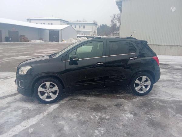 Black Chevrolet Trax 2013 in Alytus, with an engine capacity of 1.70 L and mileage of 237 thousand km for 5800 €, photo 7 on AUTOMOTO.COM.LV