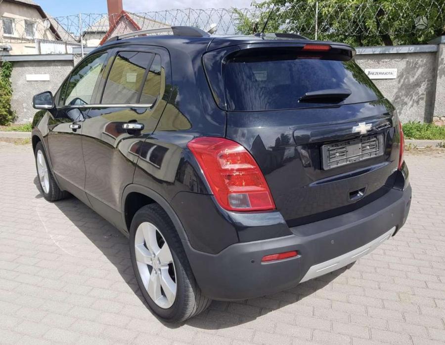 Black Chevrolet Trax 2013 in Siauliai, with an engine capacity of 1.70 L and mileage of 235 thousand km for 5500 €, photo 9 on AUTOMOTO.COM.LV