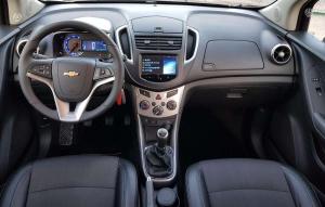 Black Chevrolet Trax 2013 in Siauliai, with an engine capacity of 1.70 L and mileage of 235 thousand km for 5500 €, photo 11 on AUTOMOTO.COM.LV