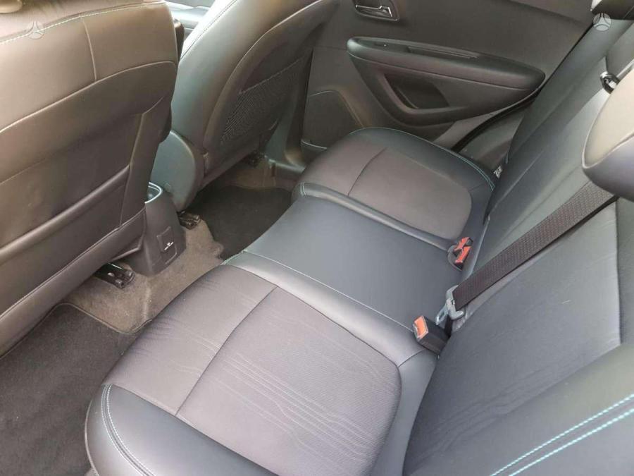 Black Chevrolet Trax 2013 in Siauliai, with an engine capacity of 1.70 L and mileage of 235 thousand km for 5500 €, photo 12 on AUTOMOTO.COM.LV