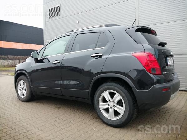 Black Chevrolet Trax 2014 in Riga, with an engine capacity of 1.70 L and mileage of 173 thousand km for 8600 €, photo 4 on AUTOMOTO.COM.LV
