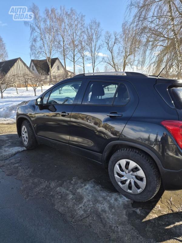 Melns Chevrolet Trax 2014 Šauļi, ar dzinēja tilpumu 1.60 L un nobraukumu 186 tūkst. km par 6500 €, foto 5 vietnē AUTOMOTO.COM.LV