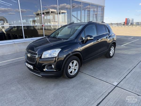 Melns Chevrolet Trax 2014 Viļņa, ar dzinēja tilpumu 1.60 L un nobraukumu 135 tūkst. km par 5590 €, foto 1 vietnē AUTOMOTO.COM.LV