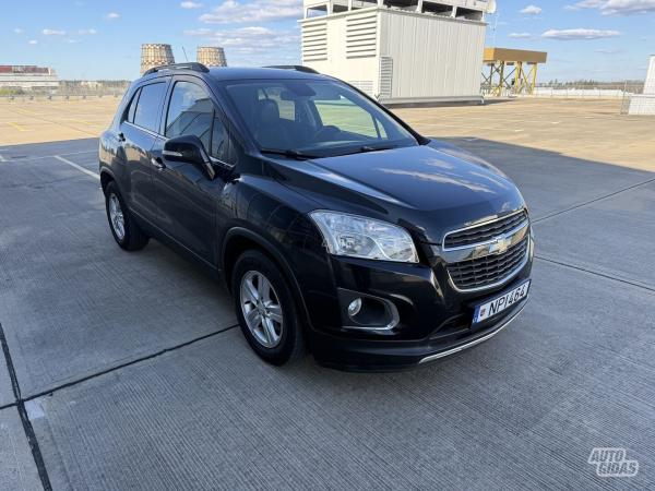 Melns Chevrolet Trax 2014 Viļņa, ar dzinēja tilpumu 1.60 L un nobraukumu 135 tūkst. km par 5590 €, foto 3 vietnē AUTOMOTO.COM.LV