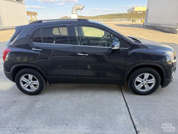 Melns Chevrolet Trax 2014 Viļņa, ar dzinēja tilpumu 1.60 L un nobraukumu 135 tūkst. km par 5590 €, foto 4 vietnē AUTOMOTO.COM.LV