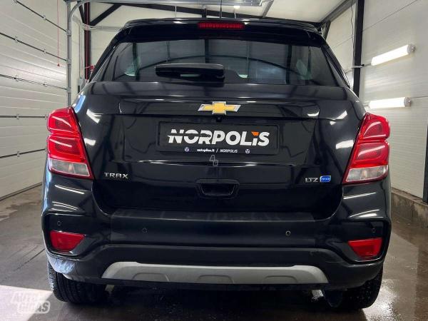 Melns Chevrolet Trax 2017 Aukštieji Rusokai, ar dzinēja tilpumu 1.60 L un nobraukumu 231 tūkst. km par 8200 €, foto 8 vietnē AUTOMOTO.COM.LV