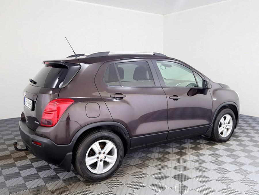 Brown Chevrolet Trax 2013 in Tallinn, with an engine capacity of 1.60 L and mileage of 268 thousand km for 2799 €, photo 4 on AUTOMOTO.COM.LV