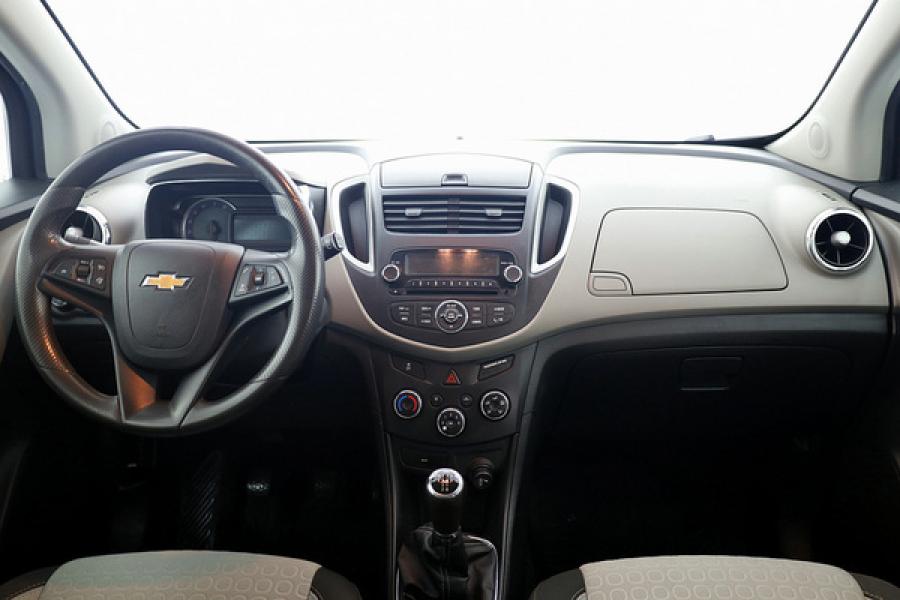 Brown Chevrolet Trax 2013 in Tallinn, with an engine capacity of 1.60 L and mileage of 268 thousand km for 2799 €, photo 6 on AUTOMOTO.COM.LV