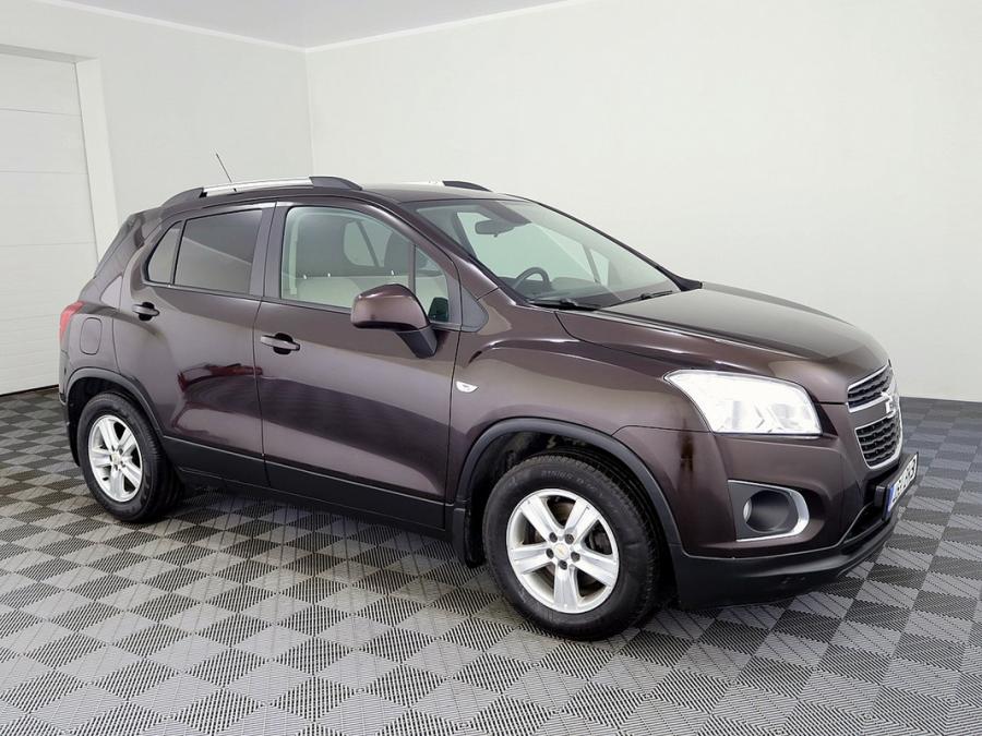 Brown Chevrolet Trax 2013 in Tallinn, with an engine capacity of 1.60 L and mileage of 268 thousand km for 2799 €, photo 9 on AUTOMOTO.COM.LV