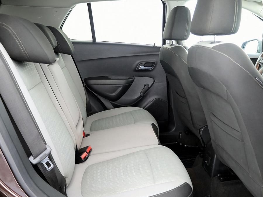 Brown Chevrolet Trax 2013 in Tallinn, with an engine capacity of 1.60 L and mileage of 268 thousand km for 2799 €, photo 15 on AUTOMOTO.COM.LV
