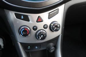 Chevrolet Trax 2014 in Riga, with an engine capacity of 1.70 L and mileage of 228 thousand km for 5950 €, photo 45 on AUTOMOTO.COM.LV