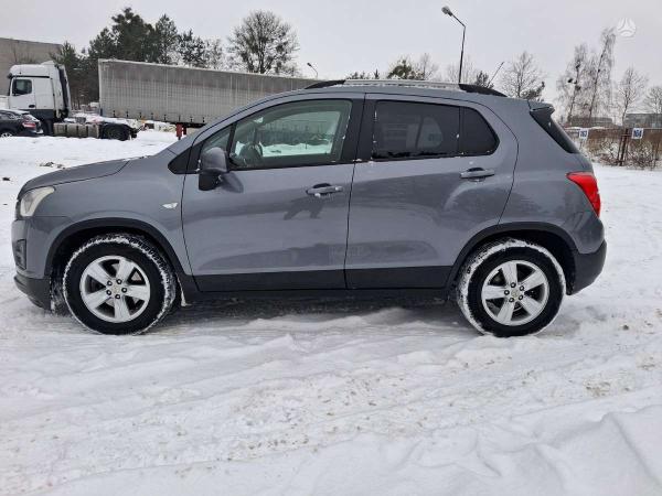 Pelēks Chevrolet Trax 2013 Alīta, ar dzinēja tilpumu 1.70 L un nobraukumu 244 tūkst. km par 4750 €, foto 2 vietnē AUTOMOTO.COM.LV