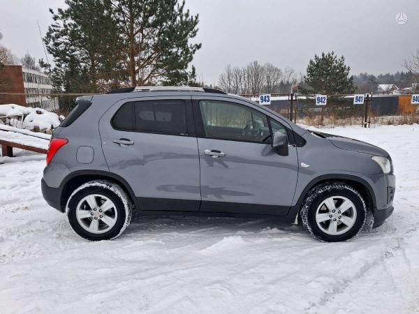 Pelēks Chevrolet Trax 2013 Alīta, ar dzinēja tilpumu 1.70 L un nobraukumu 244 tūkst. km par 4750 €, foto 5 vietnē AUTOMOTO.COM.LV