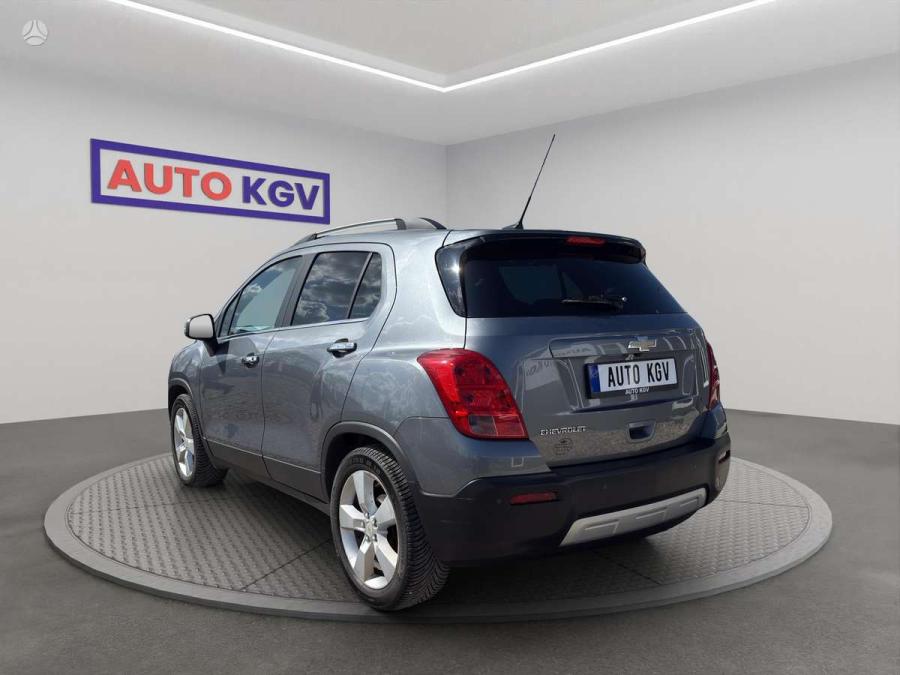 Grey Chevrolet Trax 2013 in Kaunas, with an engine capacity of 1.70 L and mileage of 224 thousand km for 6999 €, photo 4 on AUTOMOTO.COM.LV