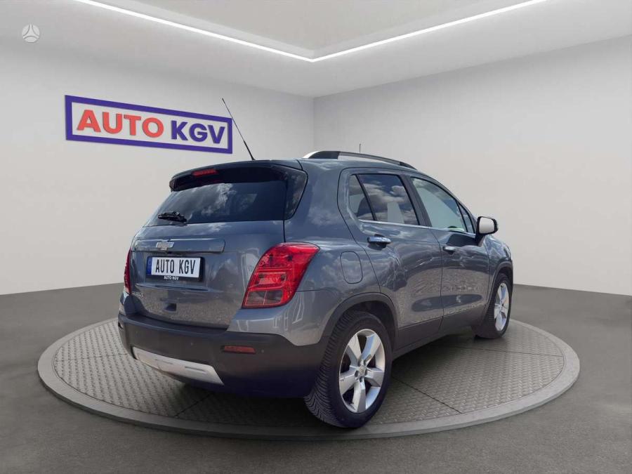 Grey Chevrolet Trax 2013 in Kaunas, with an engine capacity of 1.70 L and mileage of 224 thousand km for 6999 €, photo 6 on AUTOMOTO.COM.LV
