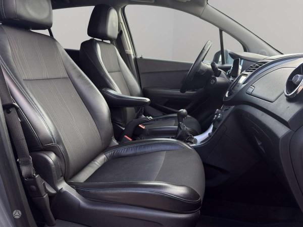 Grey Chevrolet Trax 2013 in Kaunas, with an engine capacity of 1.70 L and mileage of 224 thousand km for 6999 €, photo 8 on AUTOMOTO.COM.LV