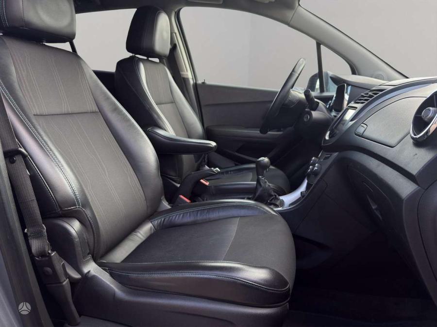 Grey Chevrolet Trax 2013 in Kaunas, with an engine capacity of 1.70 L and mileage of 224 thousand km for 6999 €, photo 9 on AUTOMOTO.COM.LV