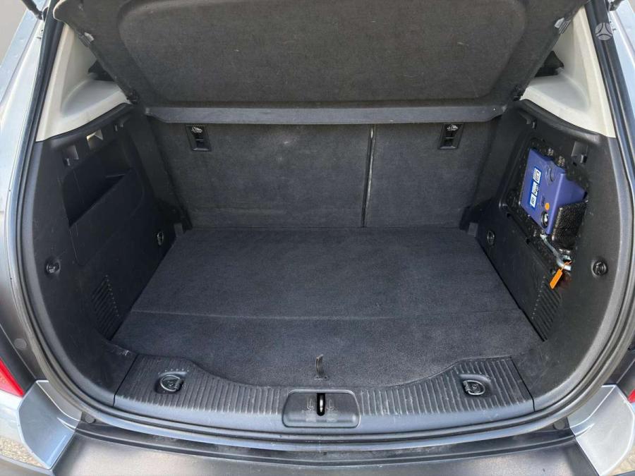 Grey Chevrolet Trax 2013 in Kaunas, with an engine capacity of 1.70 L and mileage of 224 thousand km for 6999 €, photo 11 on AUTOMOTO.COM.LV