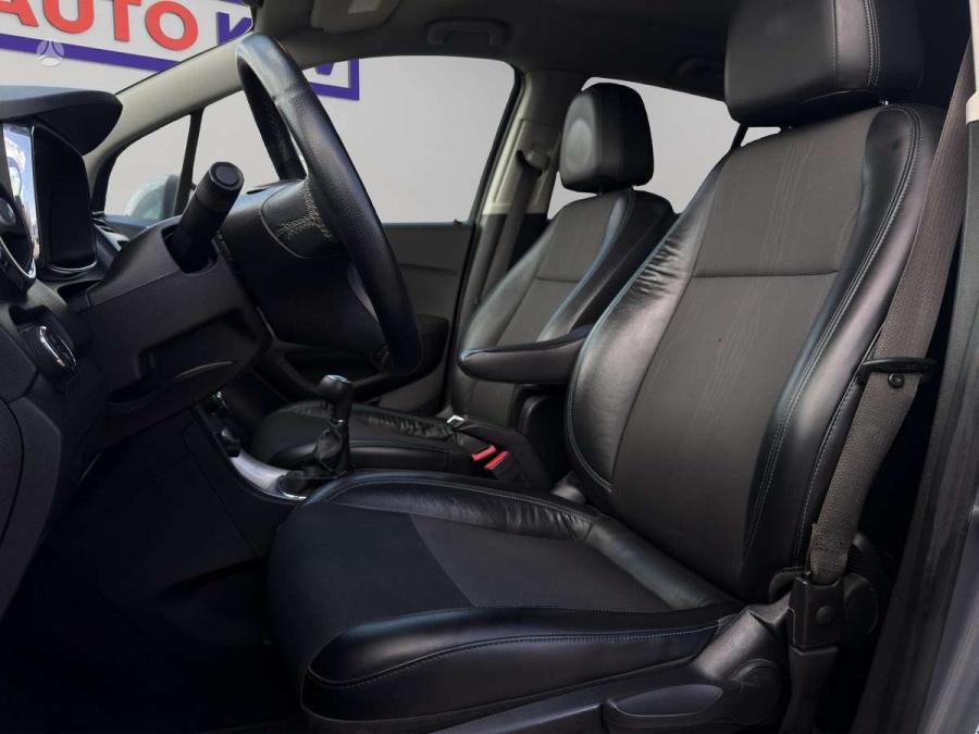 Grey Chevrolet Trax 2013 in Kaunas, with an engine capacity of 1.70 L and mileage of 224 thousand km for 6999 €, photo 15 on AUTOMOTO.COM.LV