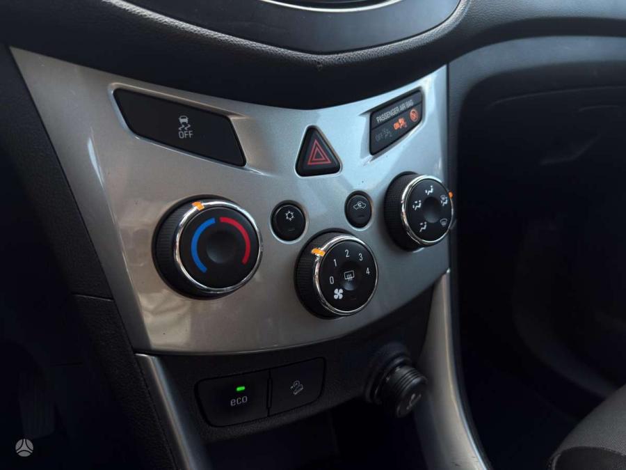 Grey Chevrolet Trax 2013 in Kaunas, with an engine capacity of 1.70 L and mileage of 224 thousand km for 6999 €, photo 17 on AUTOMOTO.COM.LV