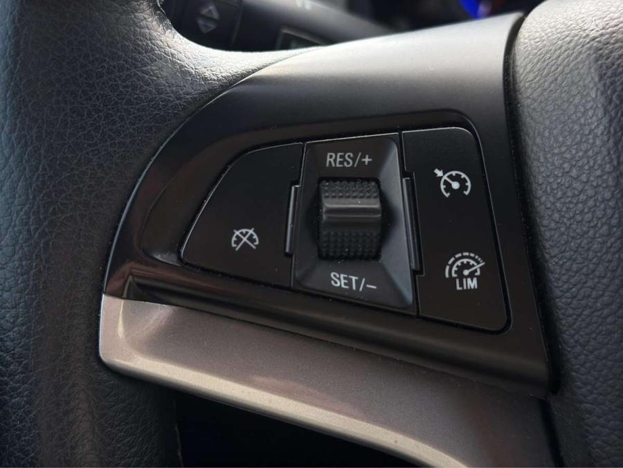 Grey Chevrolet Trax 2013 in Kaunas, with an engine capacity of 1.70 L and mileage of 224 thousand km for 6999 €, photo 19 on AUTOMOTO.COM.LV