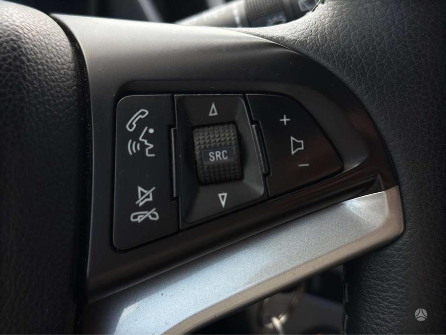 Grey Chevrolet Trax 2013 in Kaunas, with an engine capacity of 1.70 L and mileage of 224 thousand km for 6999 €, photo 20 on AUTOMOTO.COM.LV