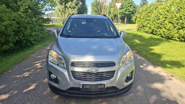 Grey Chevrolet Trax 2014 in Kaunas, with an engine capacity of 1.70 L and mileage of 220 thousand km for 5600 €, photo 5 on AUTOMOTO.COM.LV