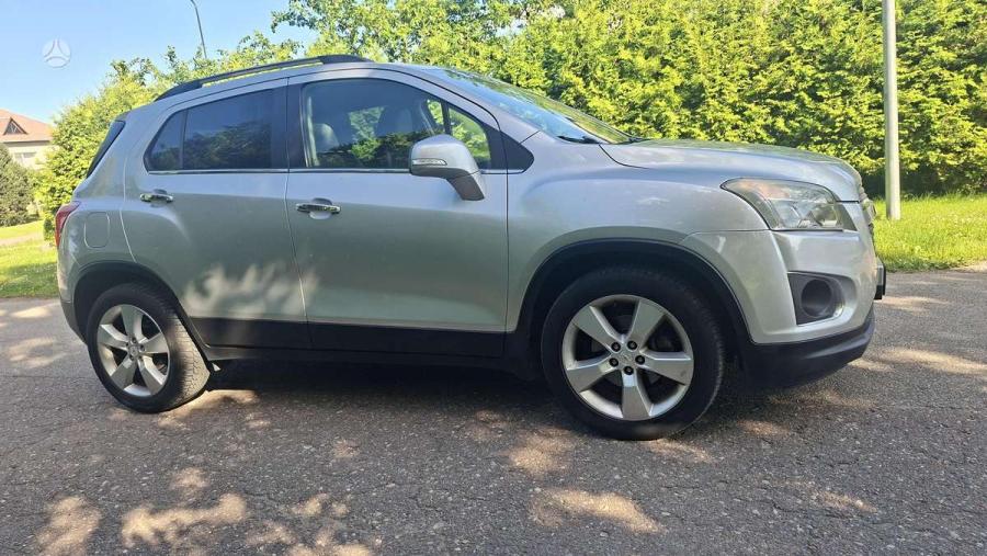 Grey Chevrolet Trax 2014 in Kaunas, with an engine capacity of 1.70 L and mileage of 220 thousand km for 5600 €, photo 8 on AUTOMOTO.COM.LV