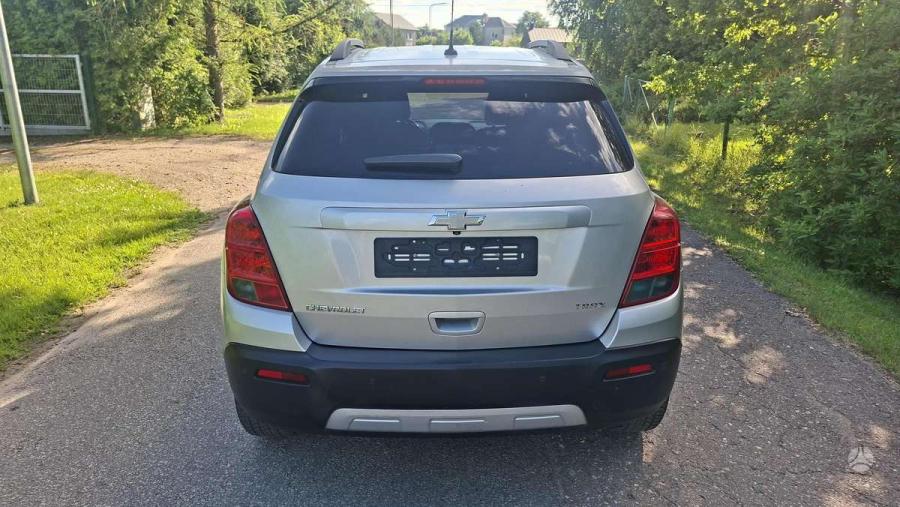 Grey Chevrolet Trax 2014 in Kaunas, with an engine capacity of 1.70 L and mileage of 220 thousand km for 5600 €, photo 10 on AUTOMOTO.COM.LV