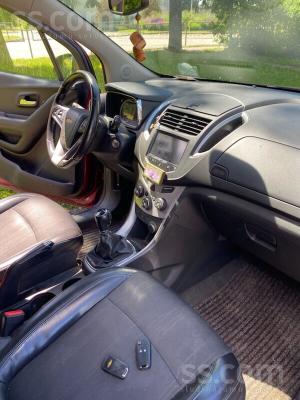 Red Chevrolet Trax 2013 in Riga, with an engine capacity of 1.40 L and mileage of 234 thousand km for 5550 €, photo 3 on AUTOMOTO.COM.LV