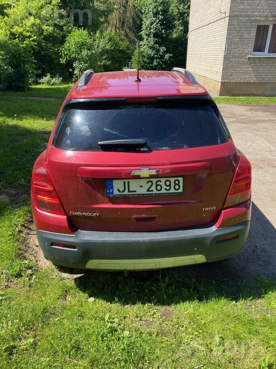 Red Chevrolet Trax 2013 in Riga, with an engine capacity of 1.40 L and mileage of 234 thousand km for 5550 €, photo 6 on AUTOMOTO.COM.LV